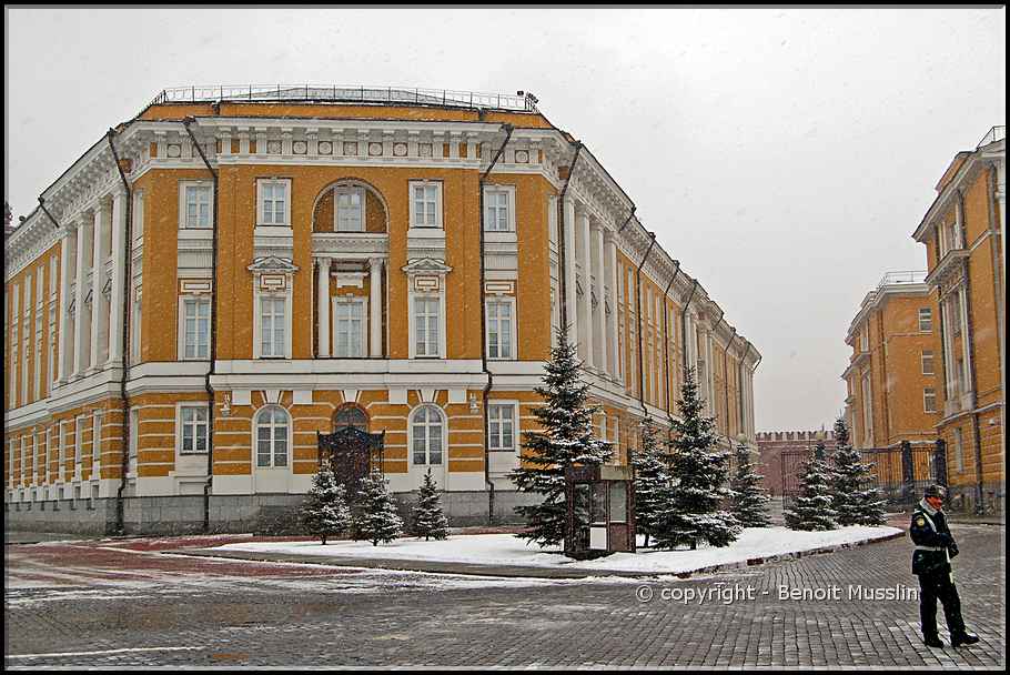 22- Le bureau bien gardé de M. Poutine au Kremlin.